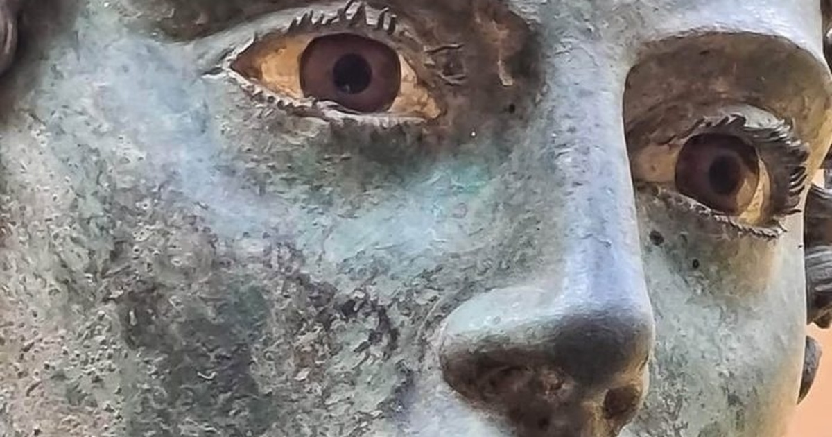 Ο Ηνίοχος έχει τα πιο όμορφα μάτια του κόσμου – Κανένα άλλο άγαλμα δεν ...