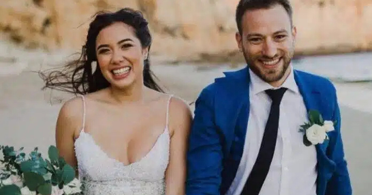 «Δεν πενθεί, είναι μια χαρά χαρούμενος»: Η 1η φωτό του Μπάμπη Αναγνωστόπουλου μέσα από τη φυλακή ...