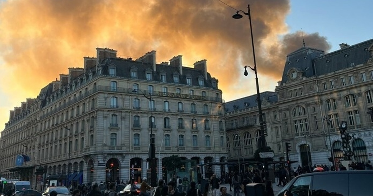 Μεγάλη φωτιά- Έκκληση της Πυροσβεστικής στους πολίτες να αποφύγουν την ...