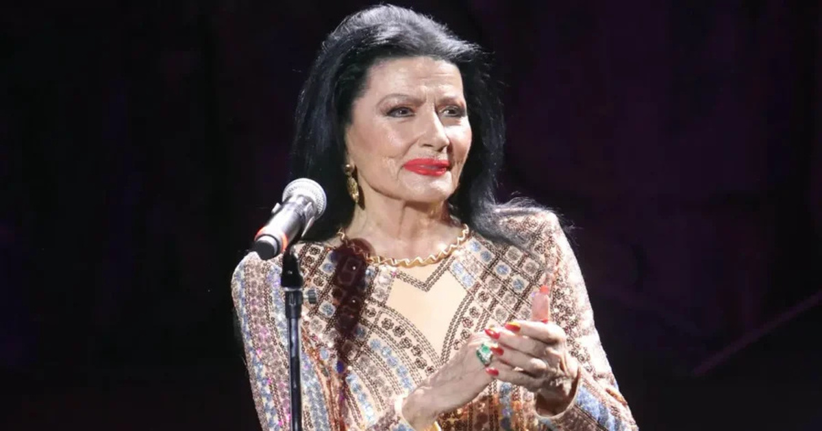 ΣΕ ΑΝΑΠΗΡΙΚΟ ΑΜΑΞΙΔΙΟ Η ΖΩΖΩ ΣΑΠΟΥΝΤΖΑΚΗ - Athina360